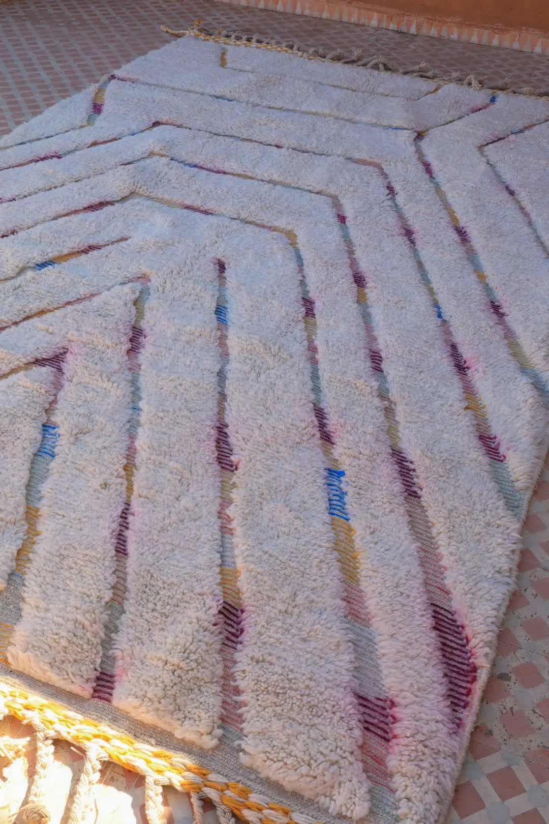 rug Berber Beni Ouarain White with Raised Patterns on Kilim Weave – Néda